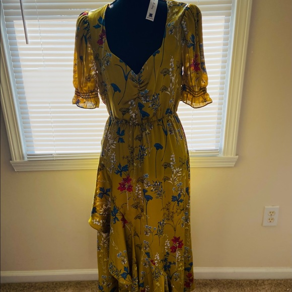 Willow & Clay | Dresses | Beautiful Gold Satin Floral Satin Dress ...